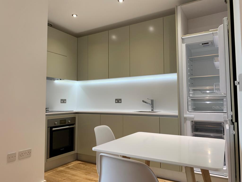 Windmill Road, TW16 7HE, TW16 1 bed apartment - £1,130 pcm (£261 pw)