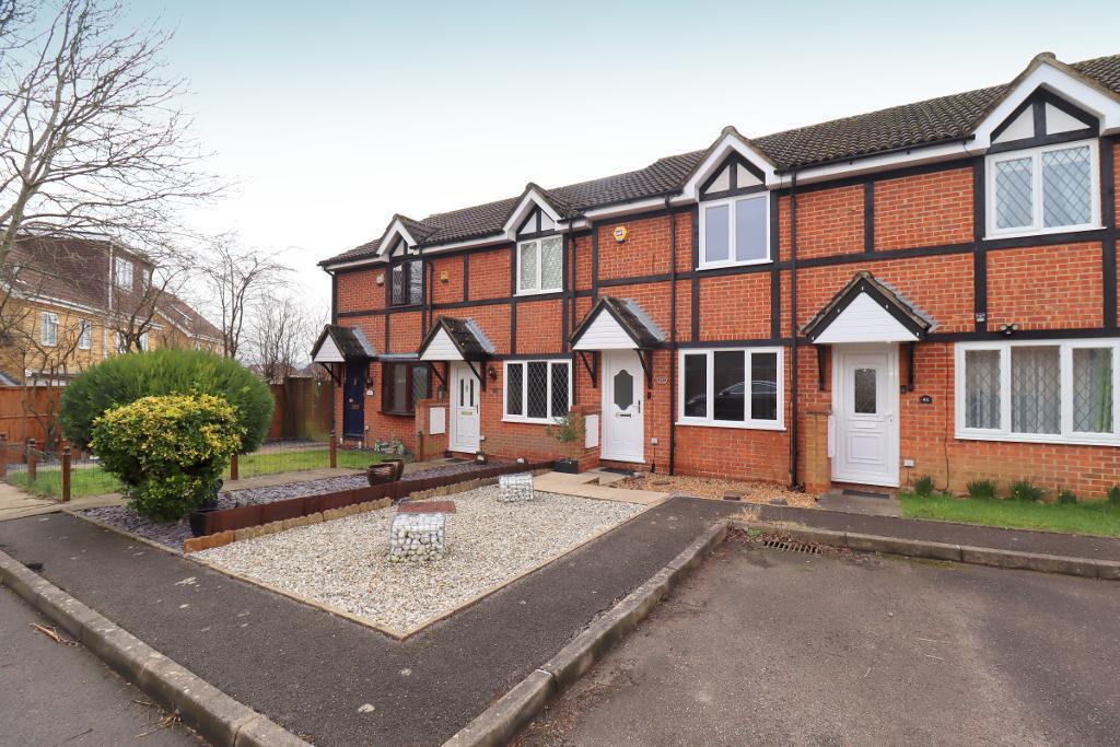 Farmbrook, Bushmead, Luton... 2 bed terraced house - £280,000