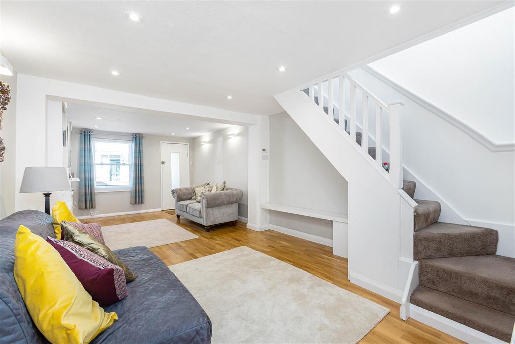 Stanley Road, East Sheen, SW14 2 bed cottage - £725,000