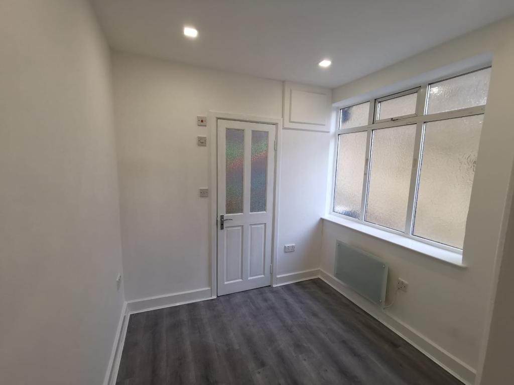 Marsh Road, Luton LU3 1 bed flat - £750 pcm (£173 pw)