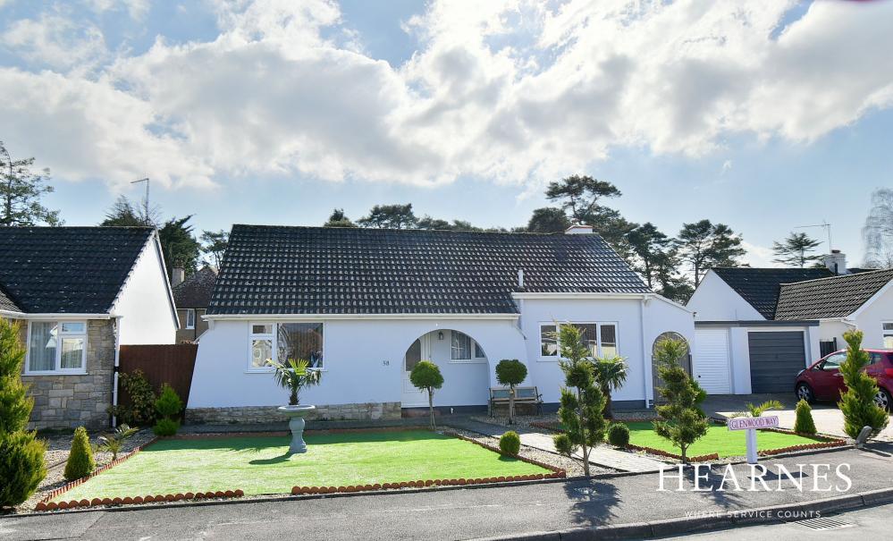 Glenwood Way, West Moors, BH22 0ET 3 bed detached bungalow - £550,000