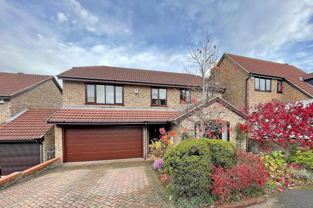 Old Barber, Harrogate, HG1 4 bed detached house - £435,000