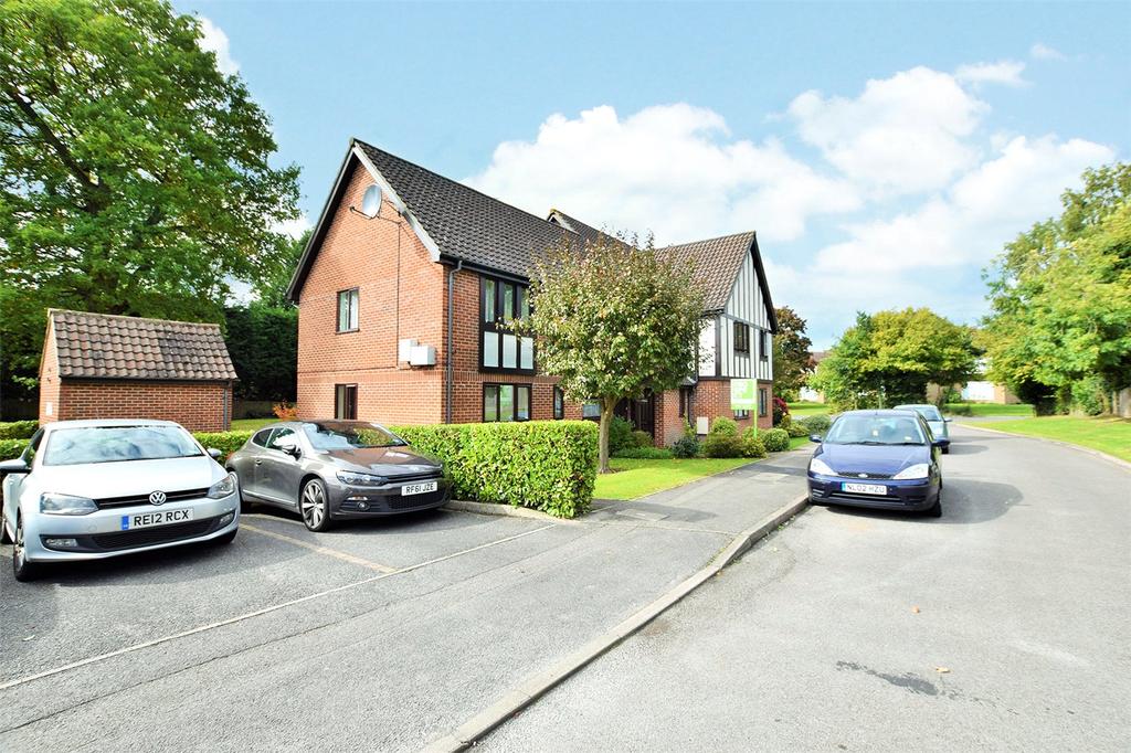 Wyvern Close Bracknell Berkshire Rg12 2 Bed Maisonette £1 050 Pcm