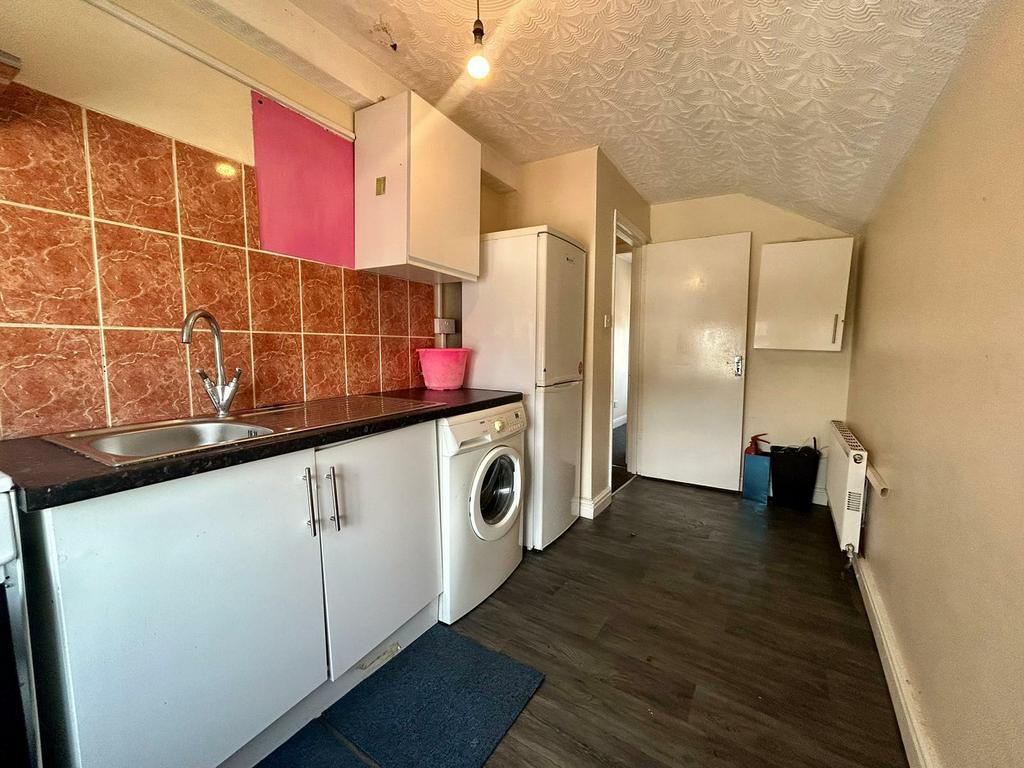 2 Bedroom Flat To Let Hp12 2 Bed Flat To Rent £1 100 Pcm £254 Pw