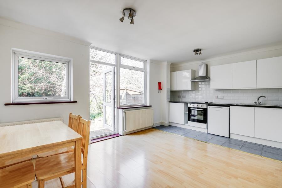 Manstone Road, Cricklewood, NW2 1 bed flat - £1,387 pcm (£320 pw)