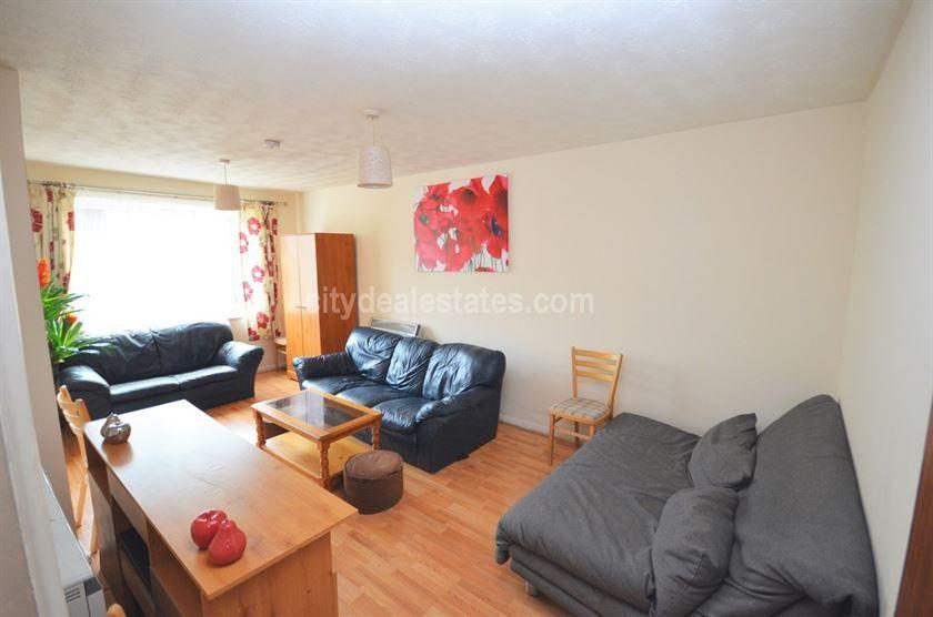 Mogden Lane, Isleworth,TW7 7LD 2 bed flat - £1,196 pcm (£276 pw)