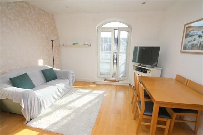 Thames Edge Court, STAINES-UPON-THAMES, TW18 1 bed apartment for sale ...