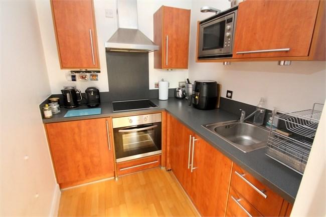 Thames Edge Court, STAINES-UPON-THAMES, TW18 1 bed apartment for sale ...