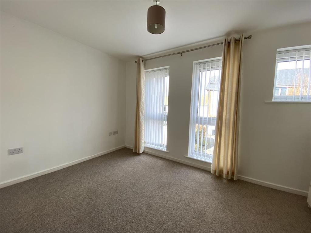 Springhead Parkway, Northfleet... 1 bed flat - £850 pcm (£196 pw)