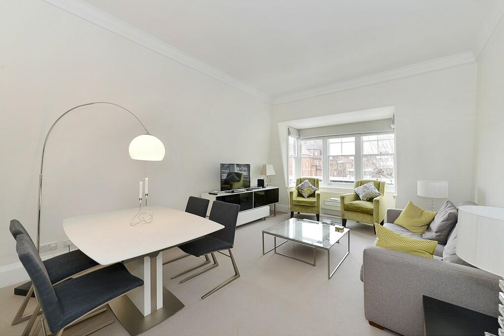 Sloane Court West, Chelsea, SW3 2 bed flat - £6,500 pcm (£1,500 pw)