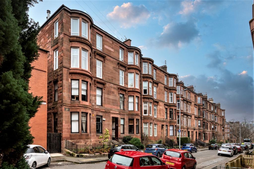 Caird Drive, Flat 0/2, Partickhill... 2 bed flat - £185,000