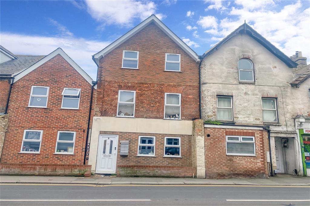 Risborough Lane, Folkestone, Kent 1 bed ground floor flat - £150,000