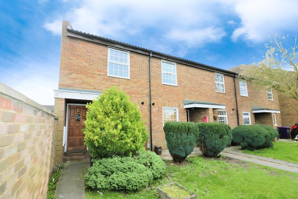 Roman Lane, Baldock, SG7 2 bed terraced house to rent - £1,500 pcm (£ ...