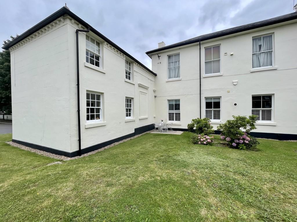 The Cedars, Sherwood, Nottingham 2 bed ground floor flat - £795 pcm (£ ...