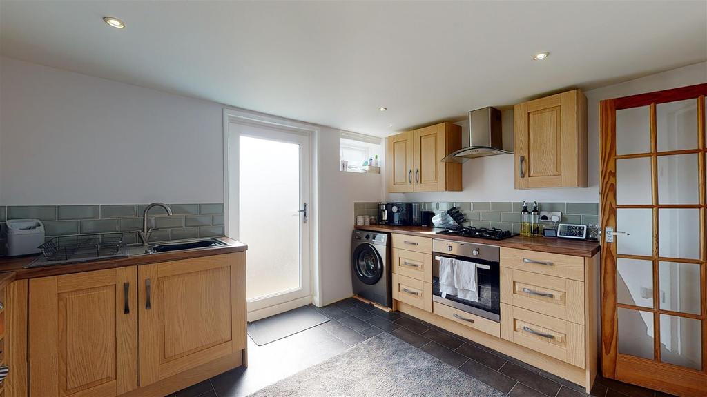 Odo Road, Dover 2 bed terraced house - £895 pcm (£207 pw)