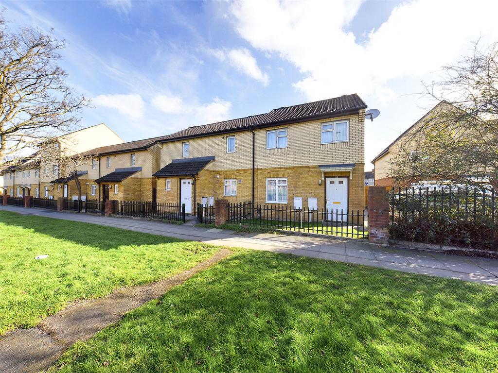 Princess Elizabeth Way, Cheltenham... 2 bed end of terrace house - £94,500
