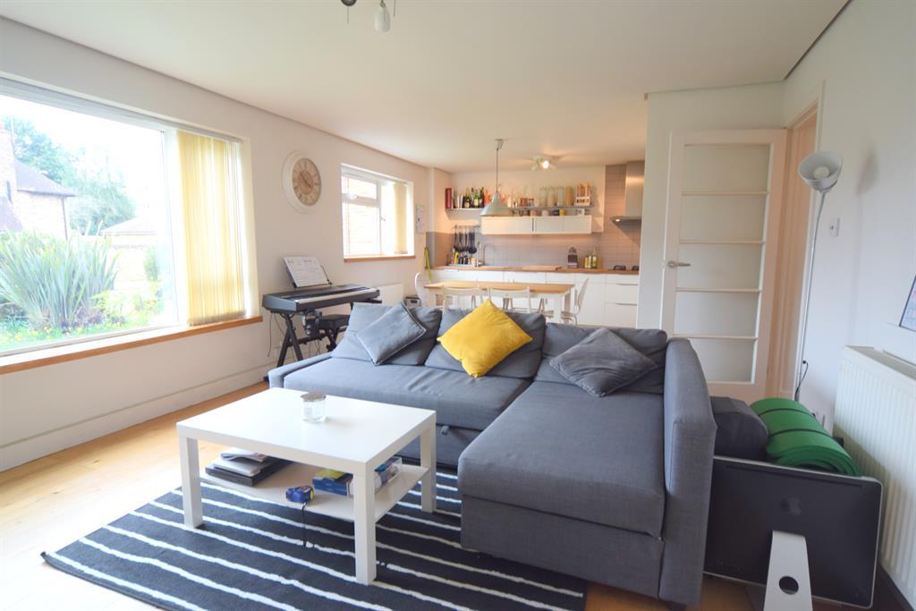 Anglesea Road,Kingston, KT1 2 bed ground floor flat - £1,650 pcm (£381 pw)