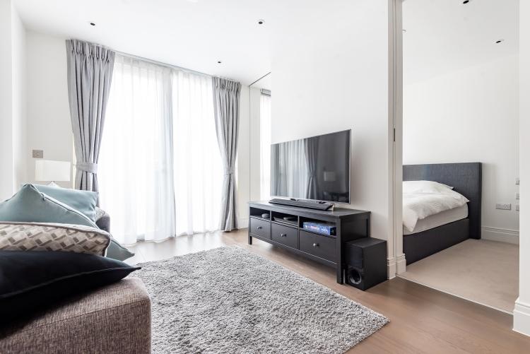 Queenshurst Square Kingston Upon... 1 bed apartment - £1,375 pcm (£317 pw)