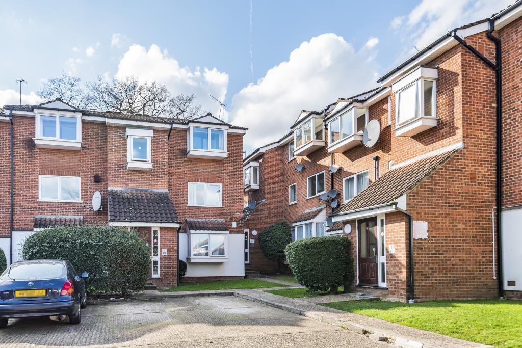 Poplar Grove, London, N11 1 bed flat - £260,000