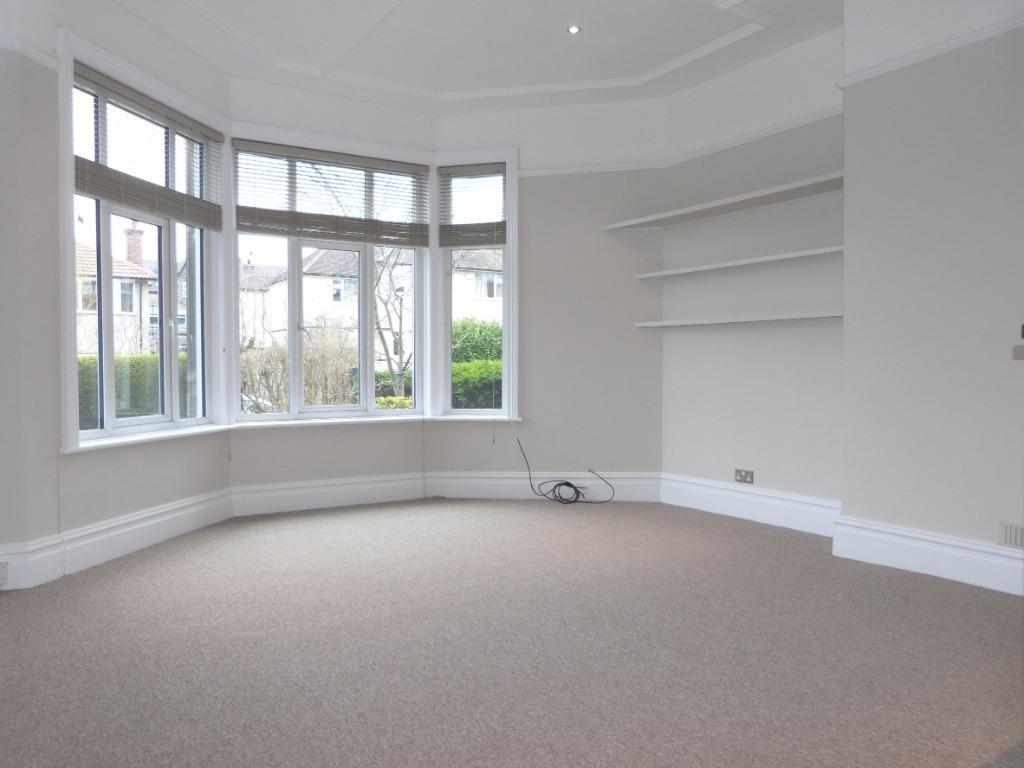 Westcliffe Grove, Harrogate, HG2 2 bed flat - £800 pcm (£185 pw)