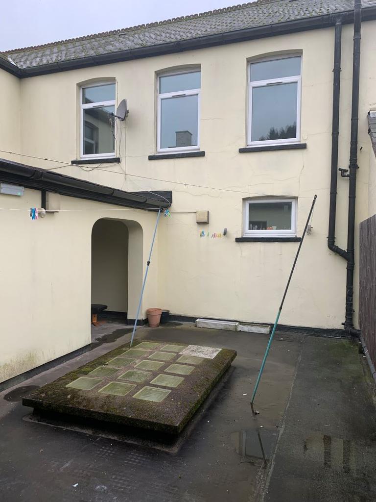 12-15 Church Street, Abertillery... 8 bed flat - £280,000