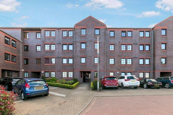 Orchard Brae Avenue, Orchard Brae, Edinburgh, EH4 2 bed flat - £1,300 ...
