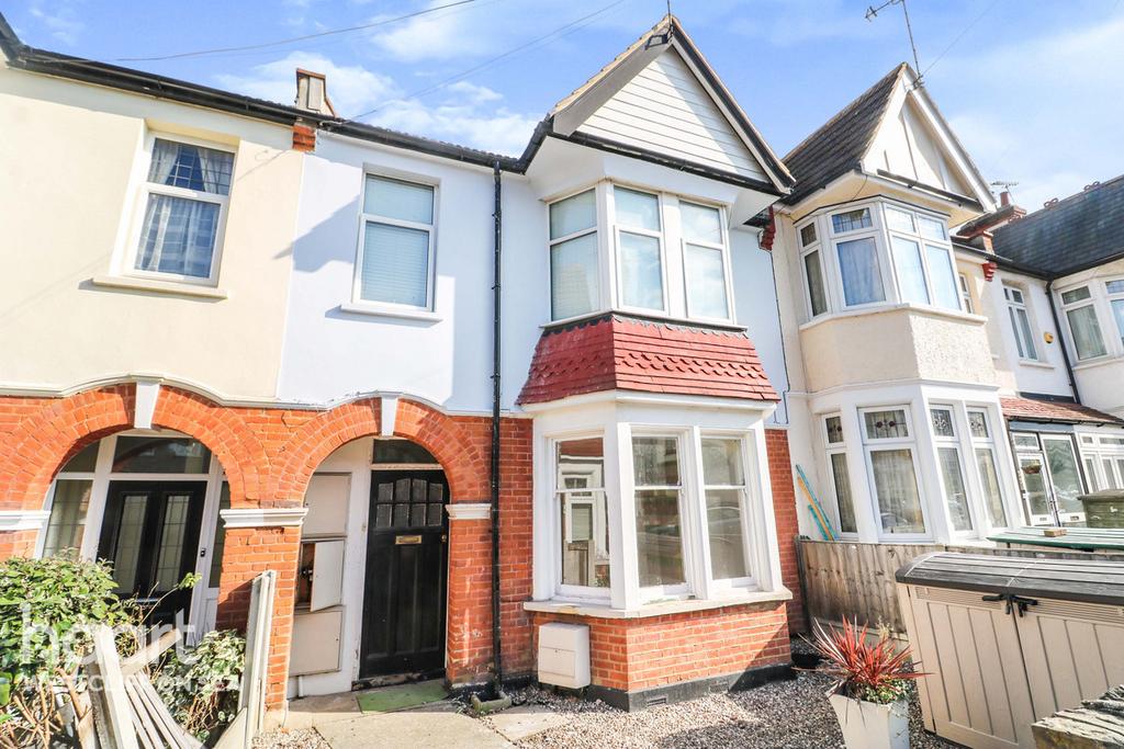 St Georges Park Avenue, Westcliff-On-Sea 1 bed apartment - £220,000