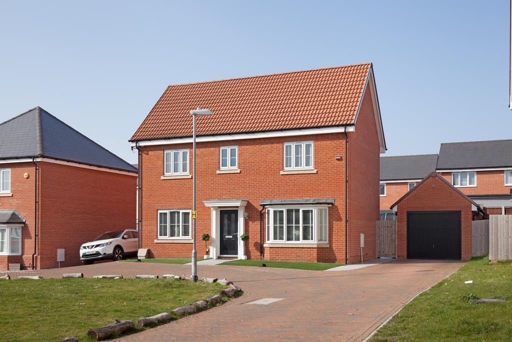 Dunton Fields 4 bed detached house - £649,995