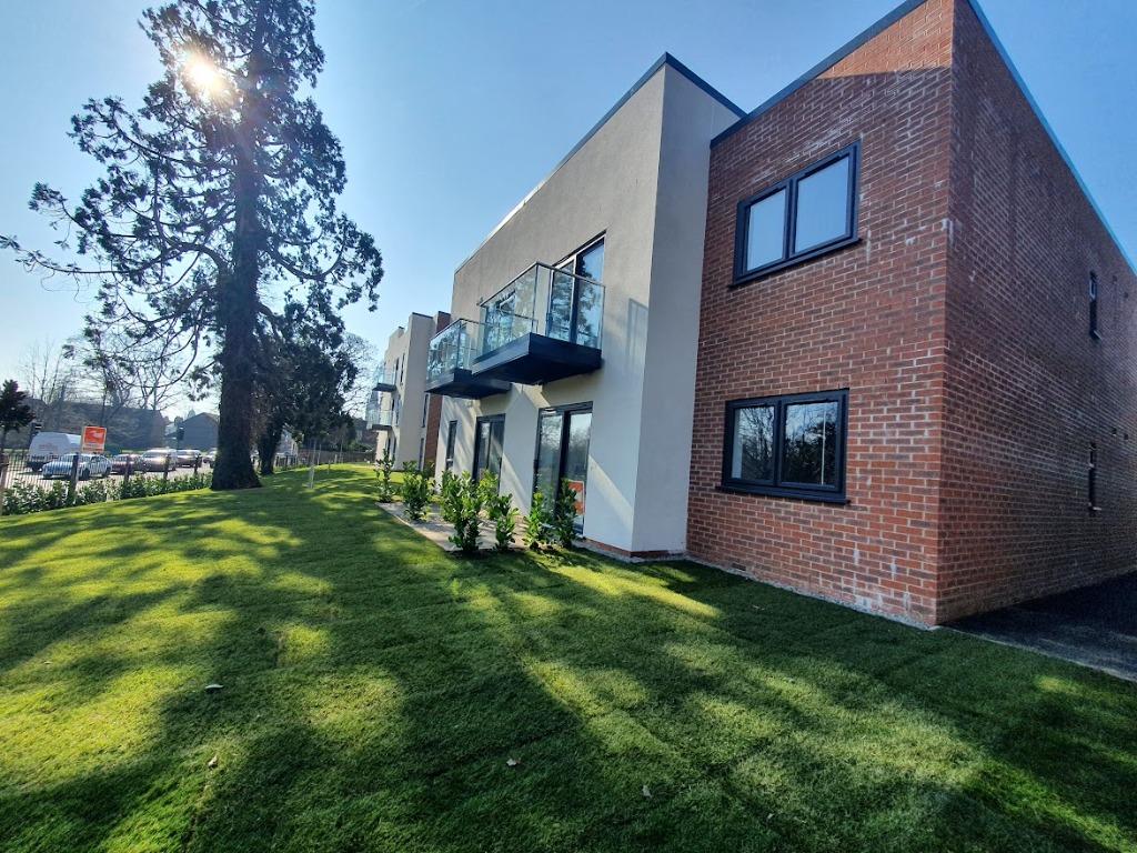Lodge Way, Grantham, NG31 2 bed flat - £795 pcm (£183 pw)