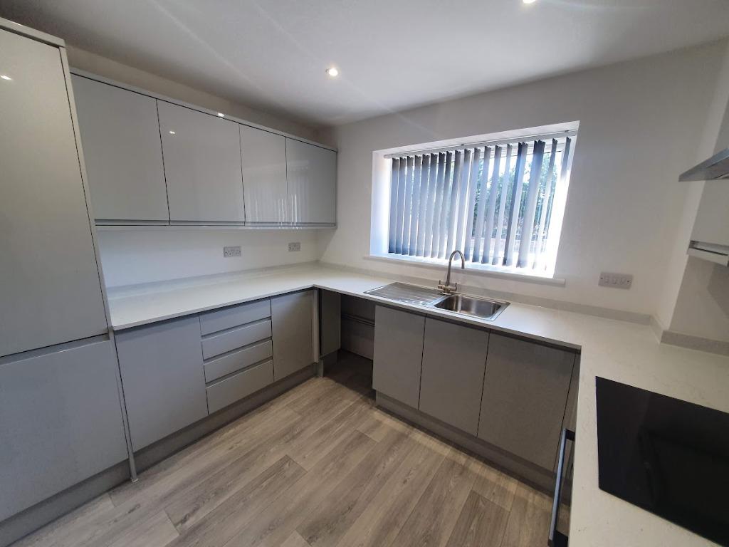 Lodge Way, Grantham, NG31 2 bed flat - £795 pcm (£183 pw)