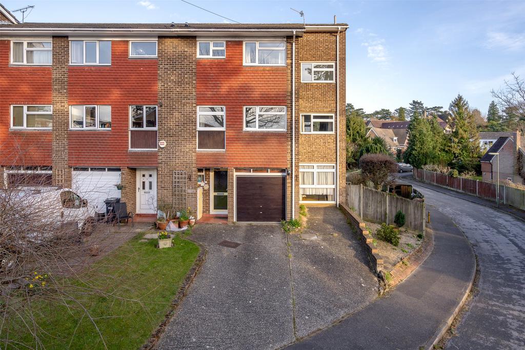 Durfold Drive, Reigate, Surrey, RH2 3 bed townhouse - £675,000