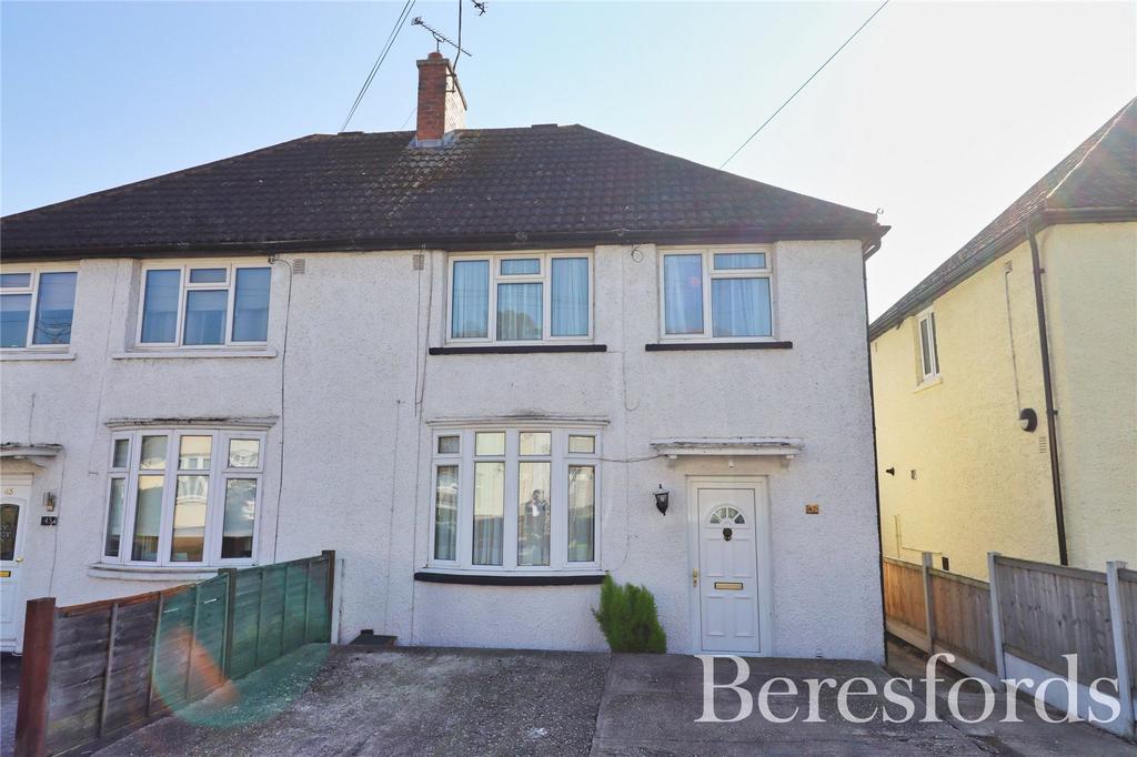 Springfield Park Avenue, Chelmsford, CM2 3 bed semi-detached house - £ ...