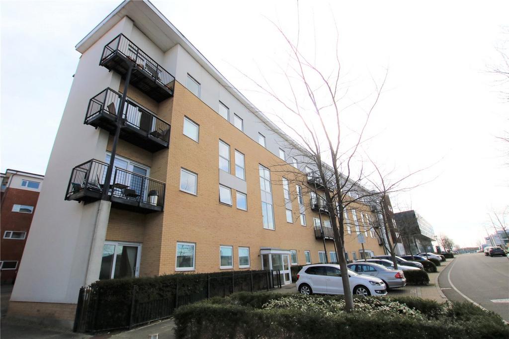 Thorney House, Drake Way, Reading... 2 bed apartment - £1,450 pcm (£335 pw)