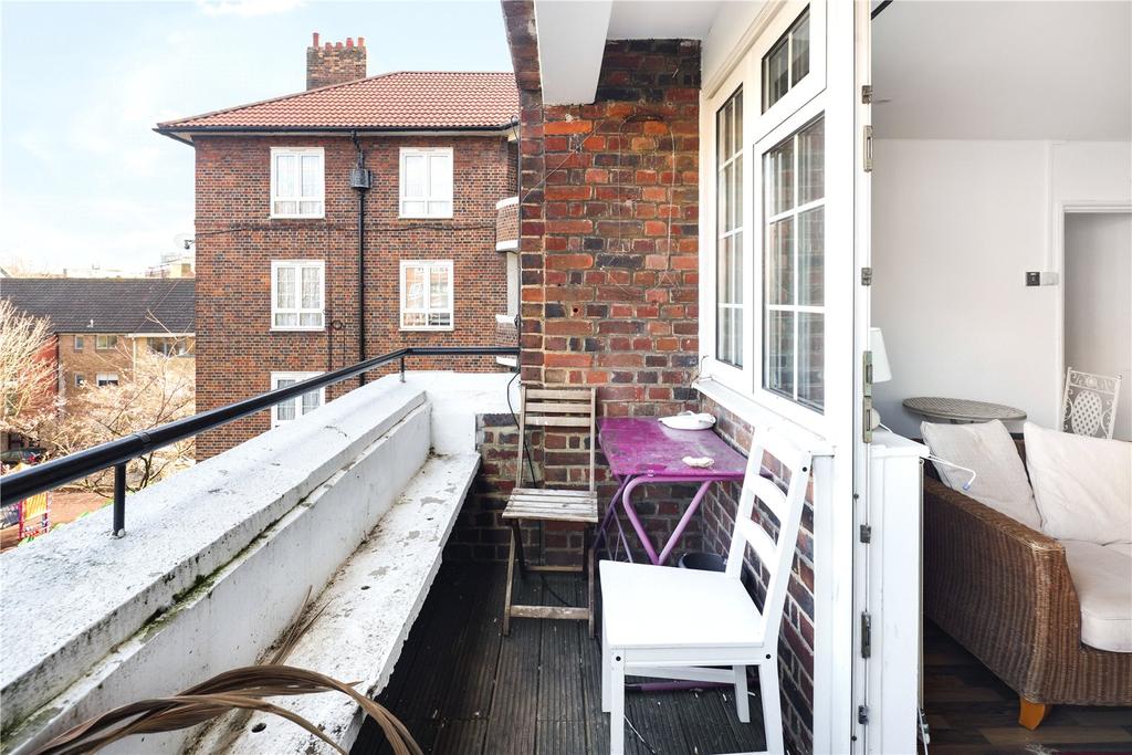 Reardon House, Reardon Street, London, E1W 4 bed flat - £425,000