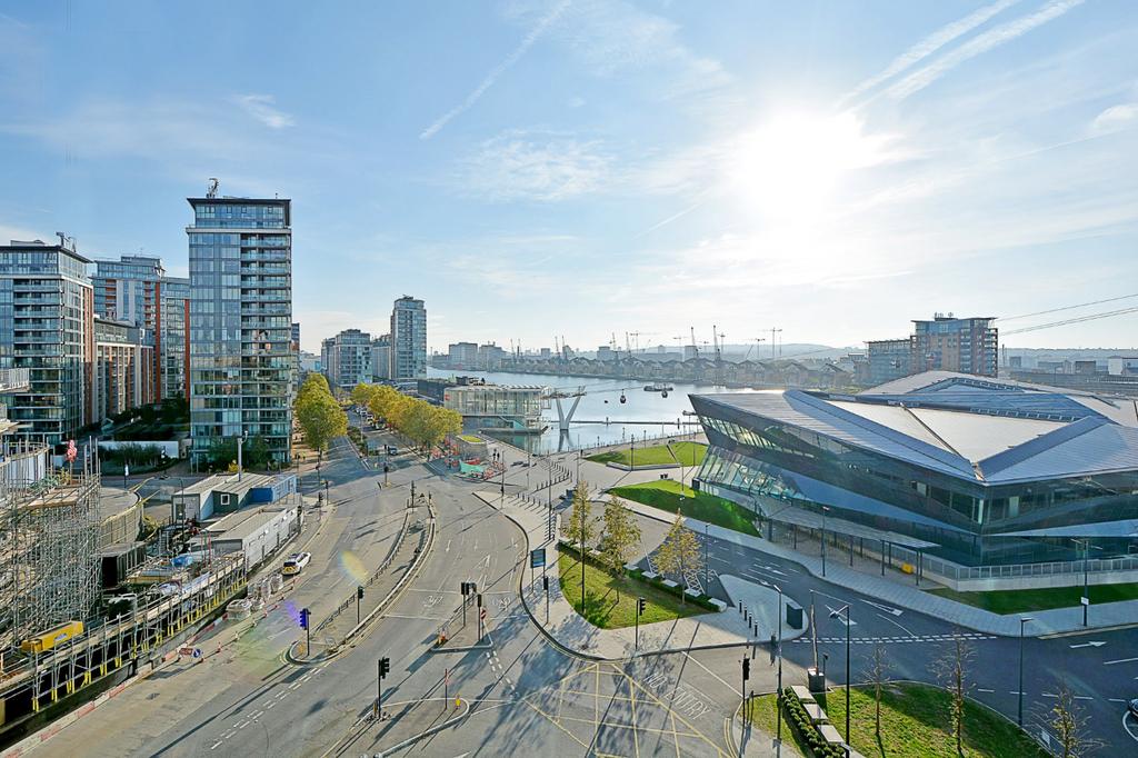 Hoola Building, Royal Victoria... 3 bed flat - £2,925 pcm (£675 pw)