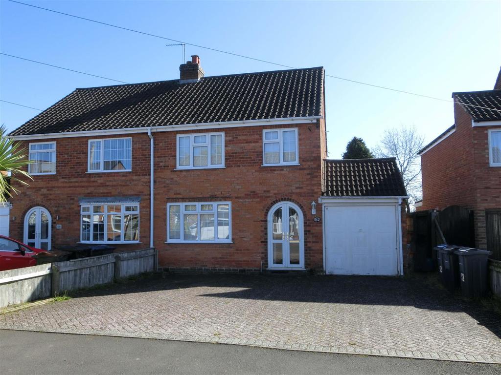 Shenstone Road, Nr Hollywood 3 bed semi-detached house - £300,000