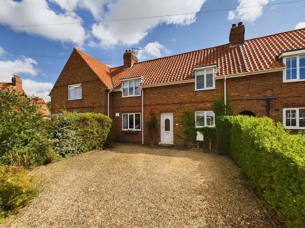 Hotham Road, Hutton Cranswick, YO25 9QW 3 bed terraced house - £190,000