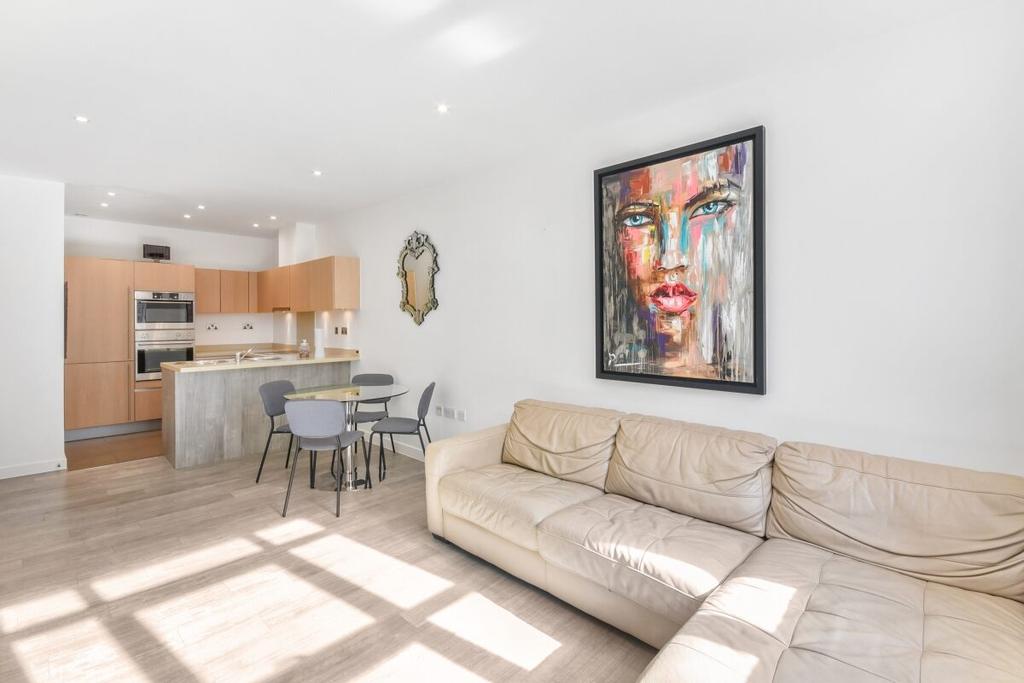 Bromyard House Bromyard Avenue W3 2 bed apartment - £450,000