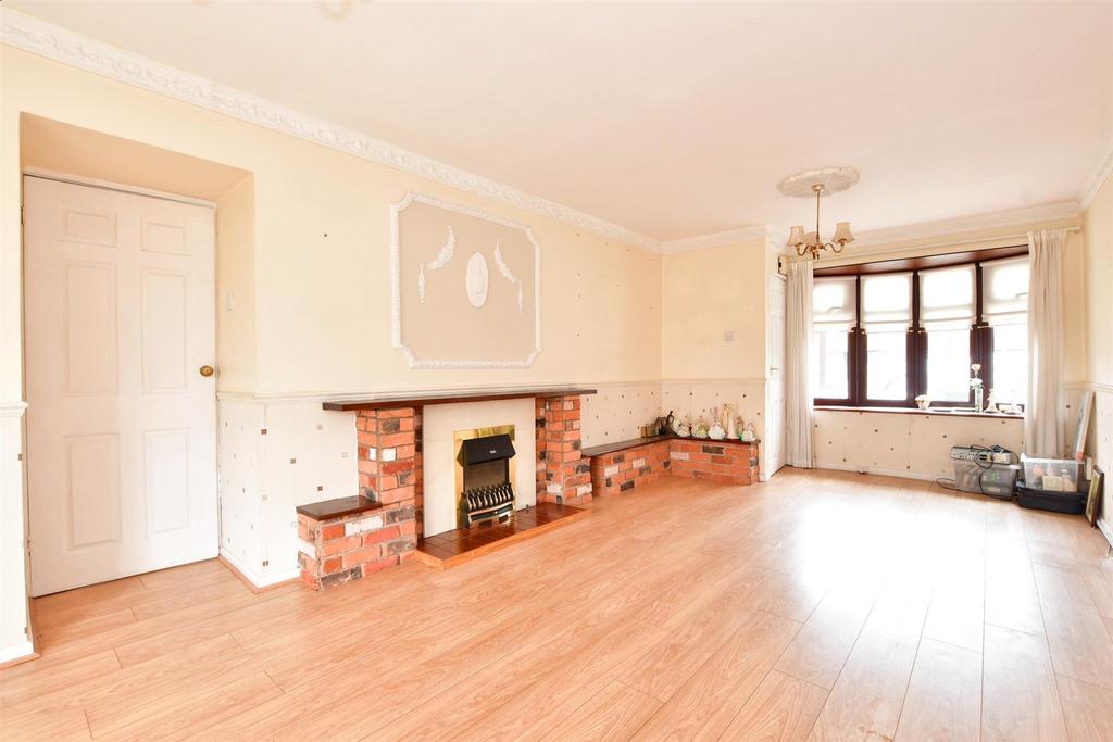 Whitmore Way, Basildon, Essex 3 bed end of terrace house