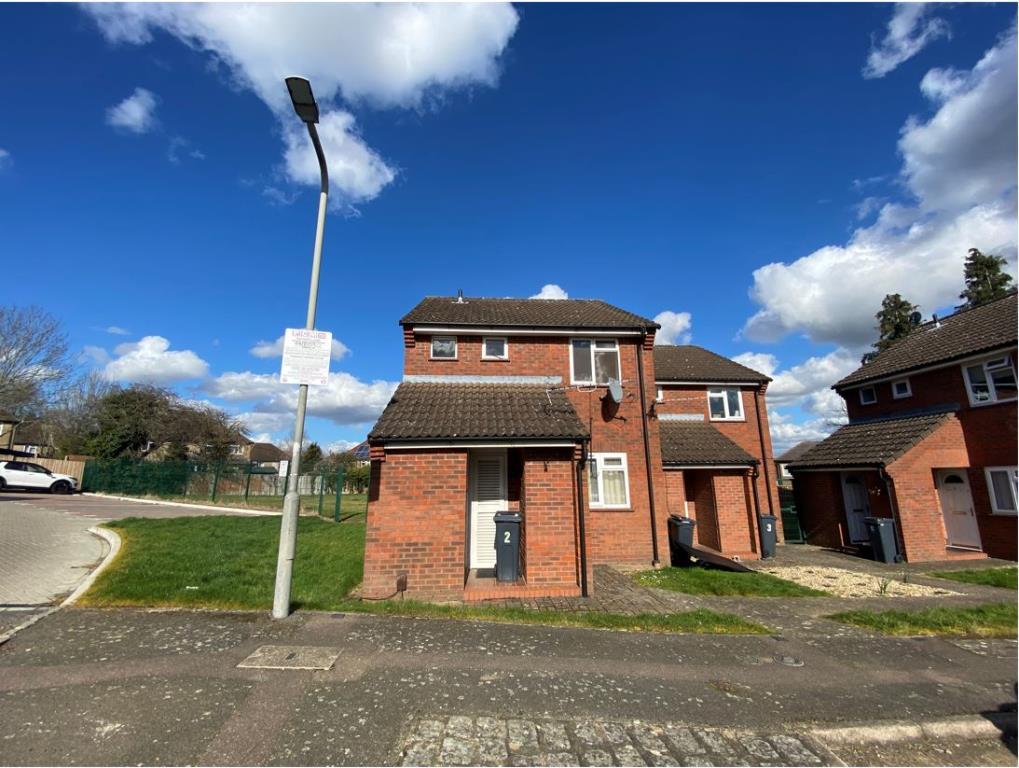 William Moulder Court, Chesham, HP5 1 bed flat - £1,100 pcm (£254 pw)