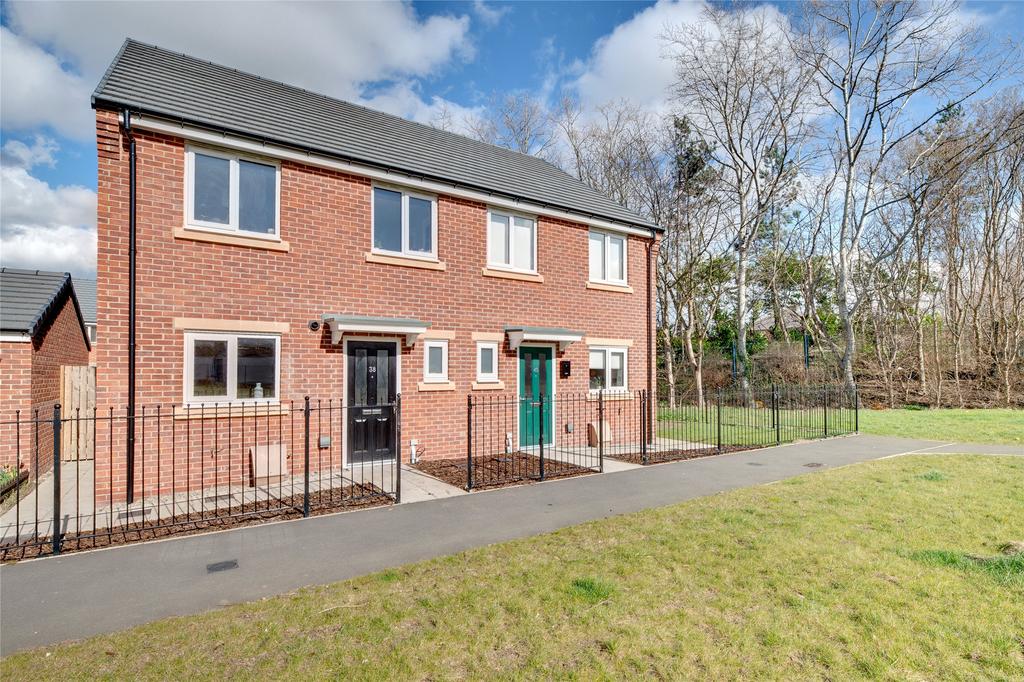 Ravensworth Road, Dunston, NE11 3 bed semi-detached house - £200,000