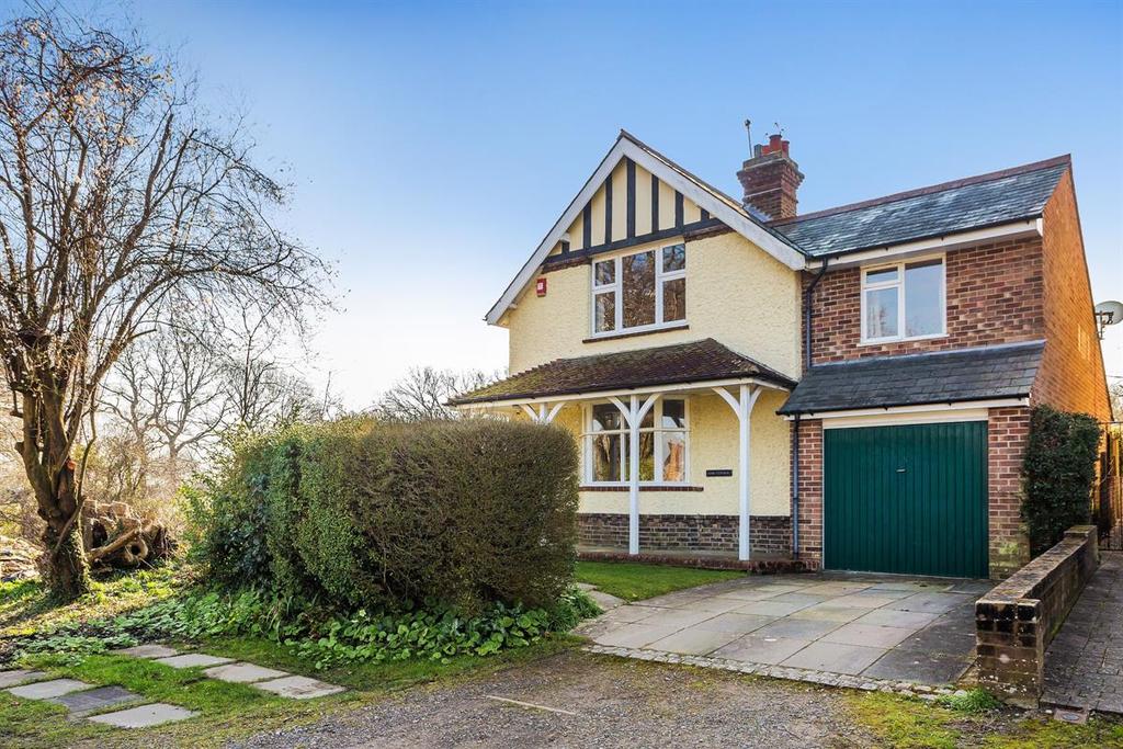 Oak Cottage, Fairmead Road, Marlpit... 3 bed detached house - £780,000