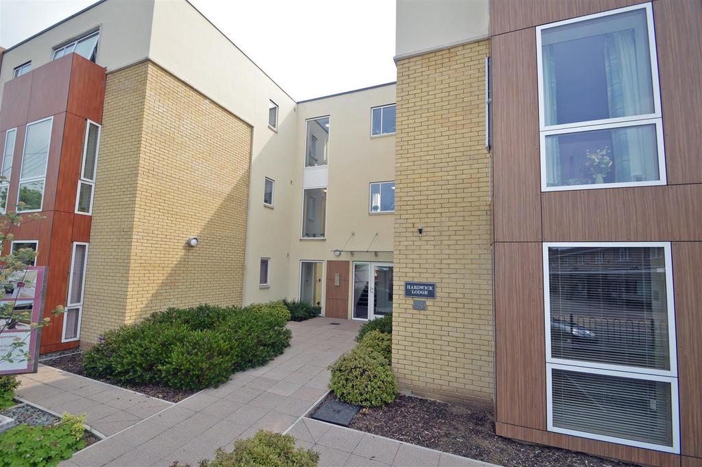 A stone's throw from the shops in Yatton 2 bed apartment - £245,000