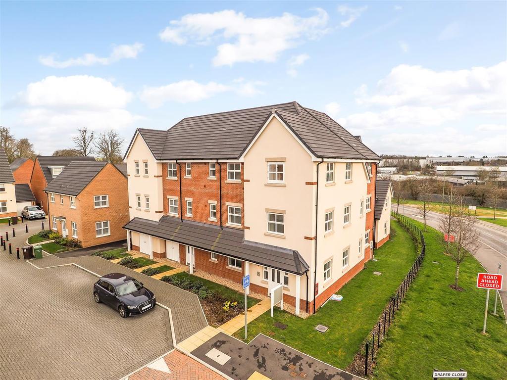 Draper Close, Andover 2 bed flat for sale - £215,000