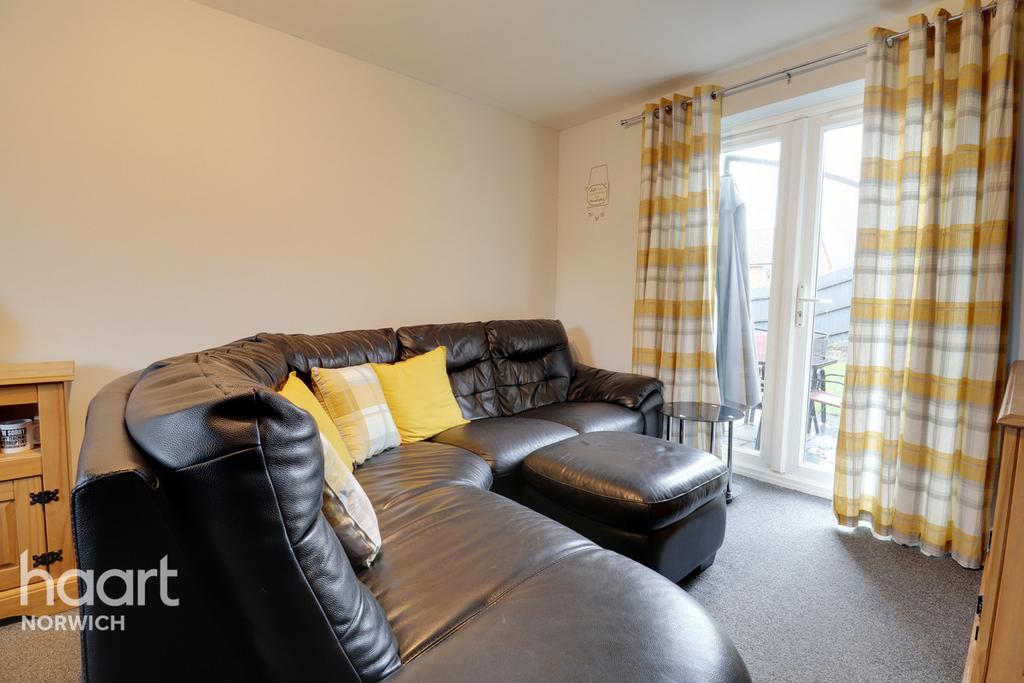 Poethlyn Drive, Norwich 3 bed semi-detached house - £250,000