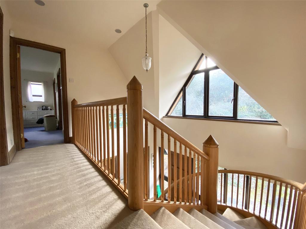 Henfold Lane, Holmwood, Dorking, RH5 3 bed detached house - £2,995 pcm ...