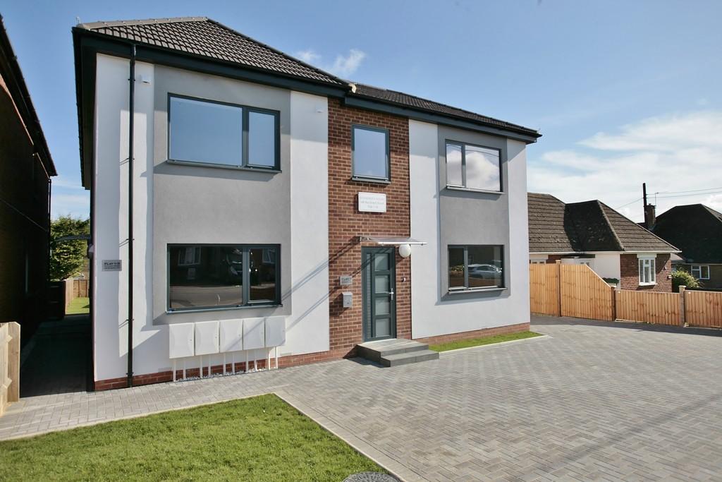 Bucknell Road, Bicester 2 bed apartment - £1,250 pcm (£288 pw)