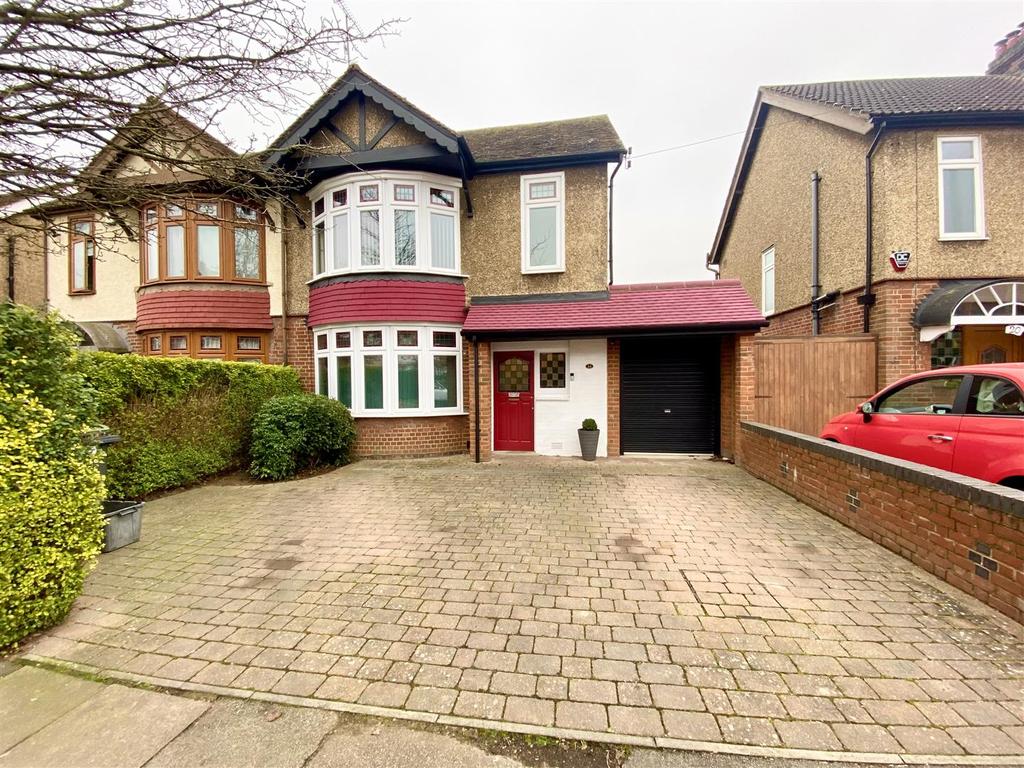Cutenhoe Road, Luton 3 bed semi-detached house - £450,000