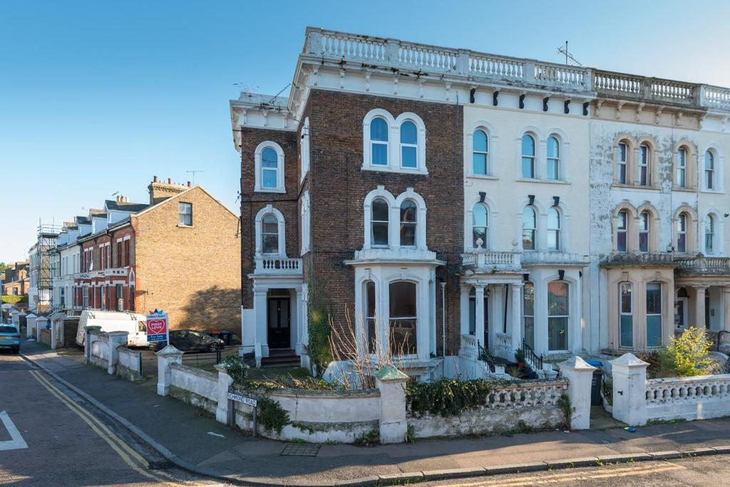 Crescent Road, Ramsgate 1 bed flat - £140,000