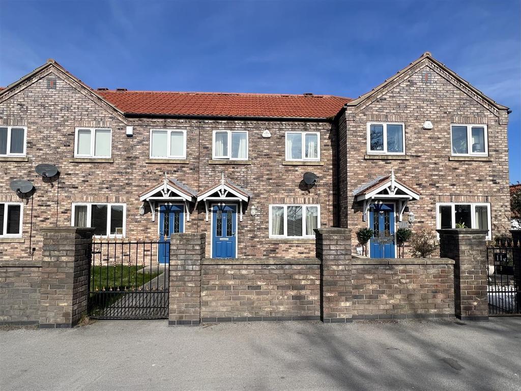 The Acorns, Gilberdyke, Brough 2 bed terraced house - £135,000